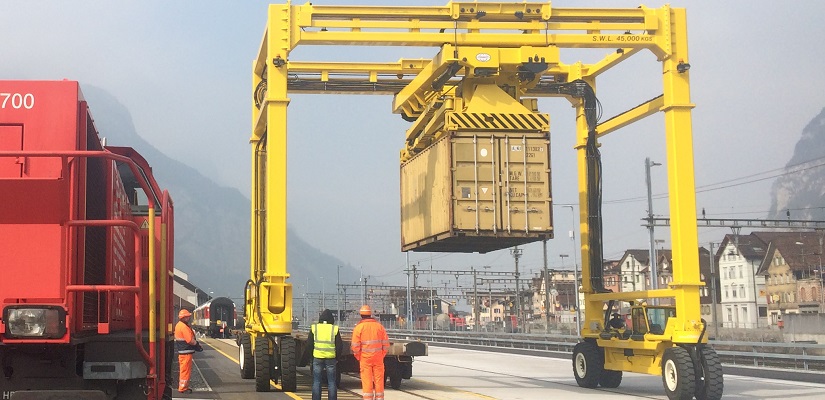 Machines tailor-made for midsized intermodal sites - Rail Express
