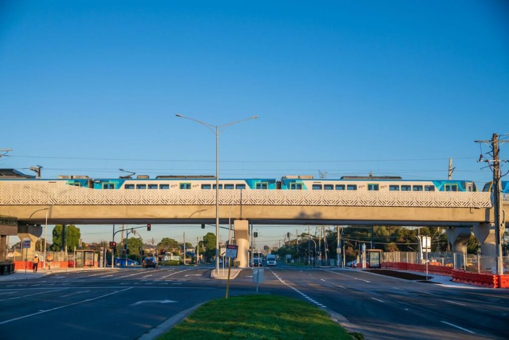 77 level crossings gone as Keon Parade reopens - Rail Express