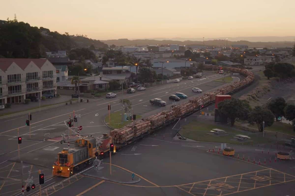 First log delivery by rail from Ernslaw’s Karioi forest to Napier Port